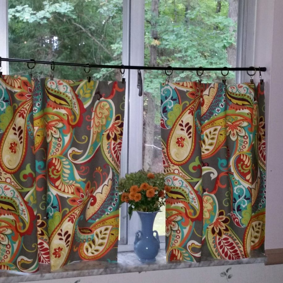 Covington Paisley Cafe Curtains ~ Seams Original